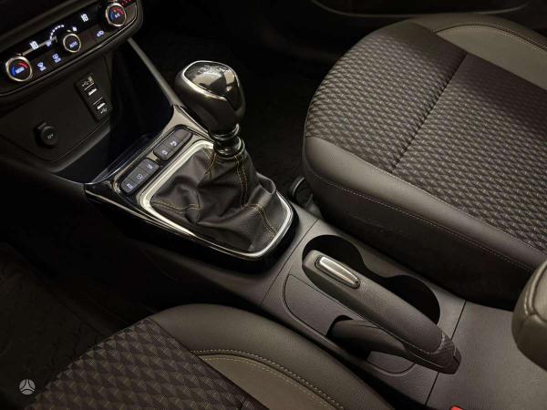 Brown Opel Crossland X 2017 in Marijampole, with an engine capacity of 1.20 L and mileage of 134 thousand km for 8750 €, photo 10 on AUTOMOTO.COM.LV
