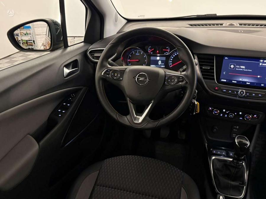 Brown Opel Crossland X 2017 in Marijampole, with an engine capacity of 1.20 L and mileage of 134 thousand km for 8750 €, photo 18 on AUTOMOTO.COM.LV