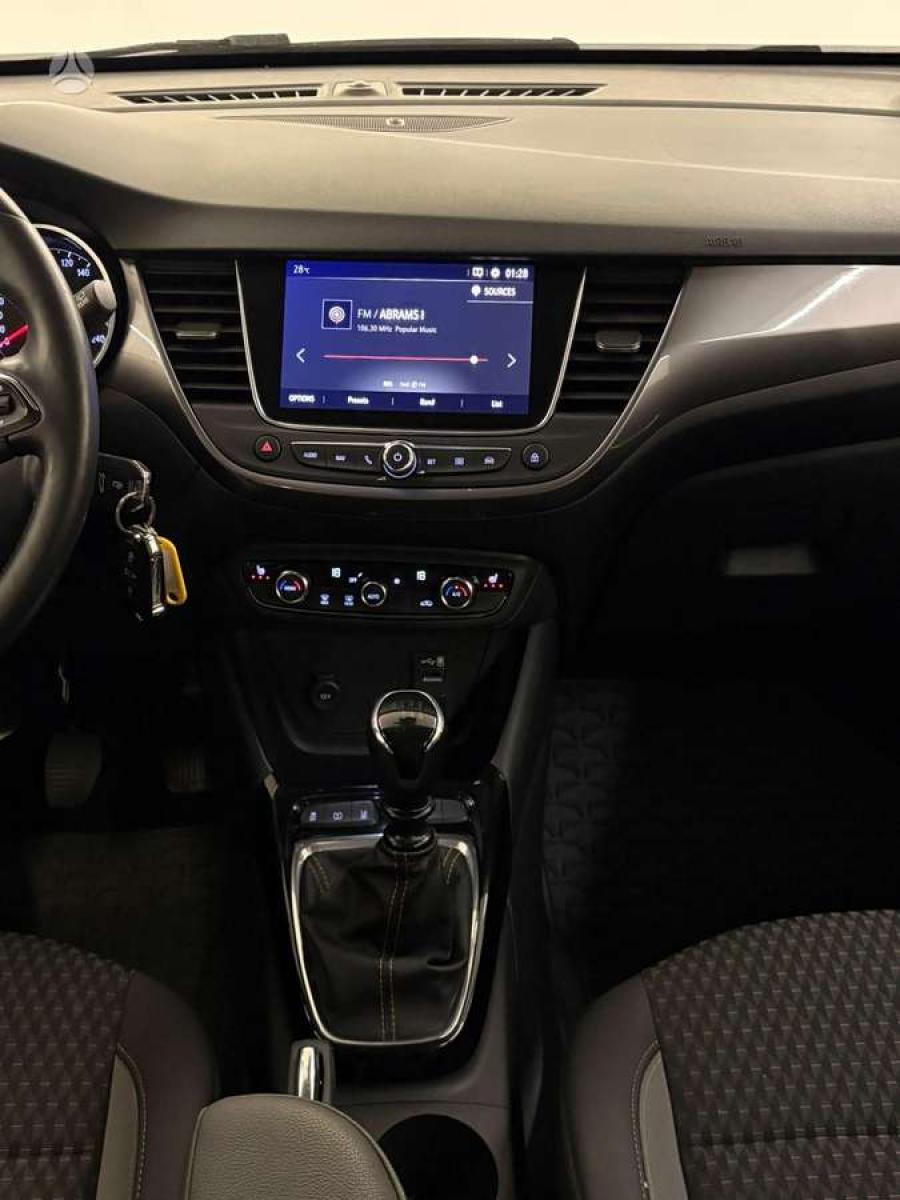 Brown Opel Crossland X 2017 in Marijampole, with an engine capacity of 1.20 L and mileage of 134 thousand km for 8750 €, photo 20 on AUTOMOTO.COM.LV