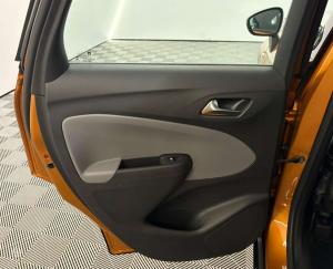Brown Opel Crossland X 2017 in Marijampole, with an engine capacity of 1.20 L and mileage of 134 thousand km for 8750 €, photo 22 on AUTOMOTO.COM.LV