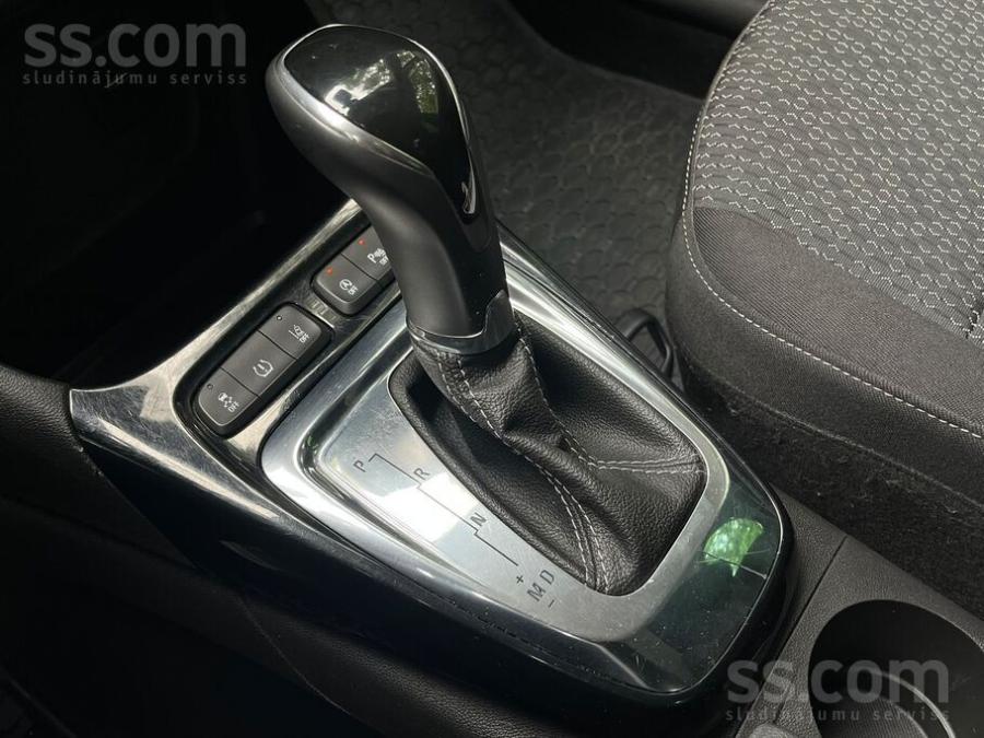 Opel Crossland X 2017 in Riga, with an engine capacity of 1.20 L and mileage of 0 thousand km for 8599 €, photo 22 on AUTOMOTO.COM.LV