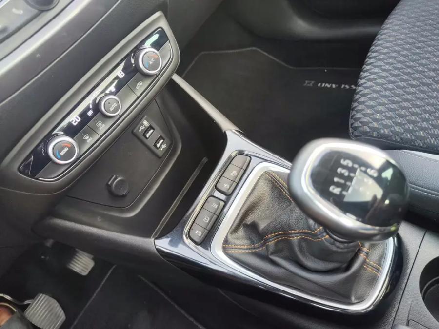 Opel Crossland X 2018 in Jelgava, with an engine capacity of 1.20 L and mileage of 134 thousand km for 10490 €, photo 15 on AUTOMOTO.COM.LV
