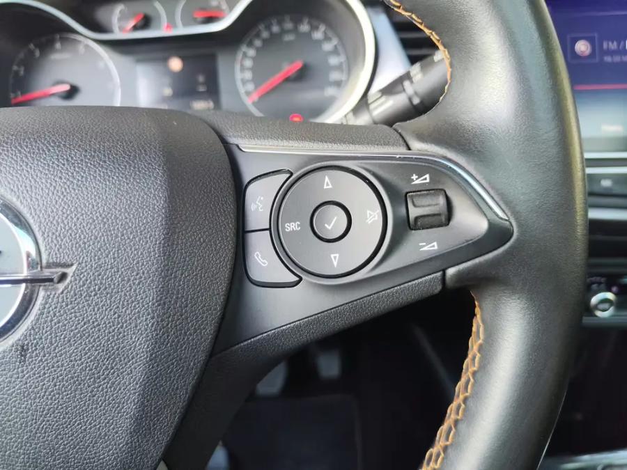 Opel Crossland X 2018 in Jelgava, with an engine capacity of 1.20 L and mileage of 134 thousand km for 10490 €, photo 17 on AUTOMOTO.COM.LV