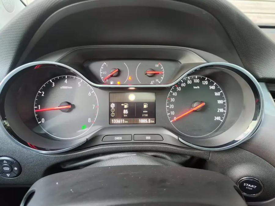 Opel Crossland X 2018 in Jelgava, with an engine capacity of 1.20 L and mileage of 134 thousand km for 10490 €, photo 18 on AUTOMOTO.COM.LV