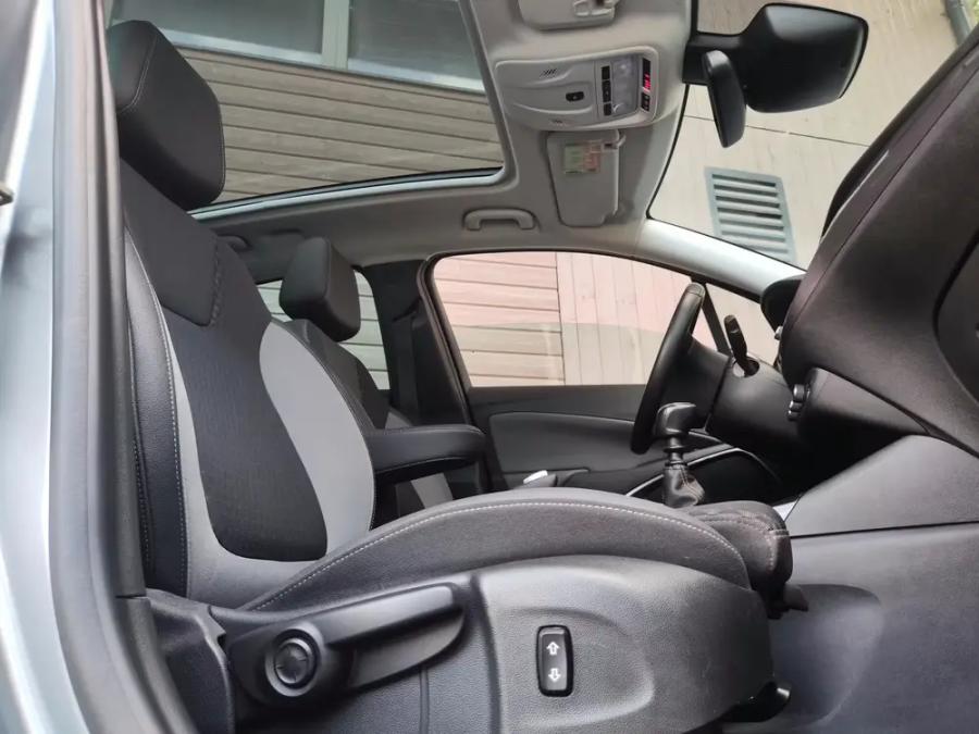 Opel Crossland X 2018 in Jelgava, with an engine capacity of 1.20 L and mileage of 134 thousand km for 10490 €, photo 20 on AUTOMOTO.COM.LV