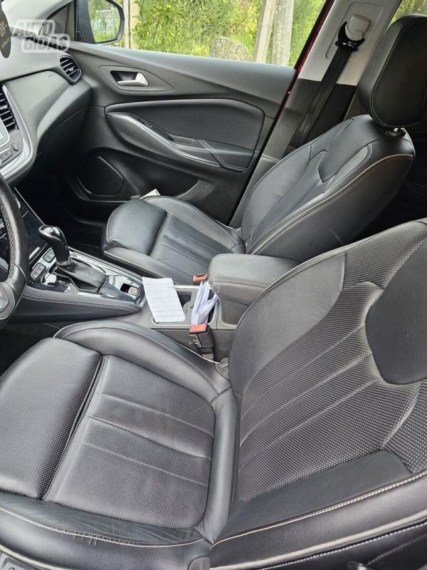 Opel Crossland X 2018 in Visaginas, with an engine capacity of 1.20 L and mileage of 117 thousand km for 9800 €, photo 5 on AUTOMOTO.COM.LV