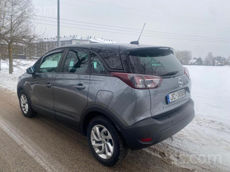 Grey Opel Crossland X 2017 in Riga, with an engine capacity of 1.20 L and mileage of 74 thousand km for 10500 €, photo 3 on AUTOMOTO.COM.LV