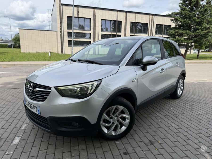 Grey Opel Crossland X 2017 in Taurage, with an engine capacity of 1.20 L and mileage of 95 thousand km for 6500 €, photo 1 on AUTOMOTO.COM.LV
