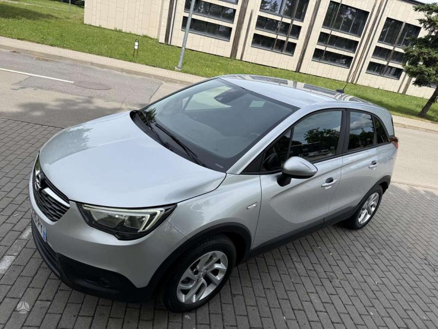 Grey Opel Crossland X 2017 in Taurage, with an engine capacity of 1.20 L and mileage of 95 thousand km for 6500 €, photo 3 on AUTOMOTO.COM.LV