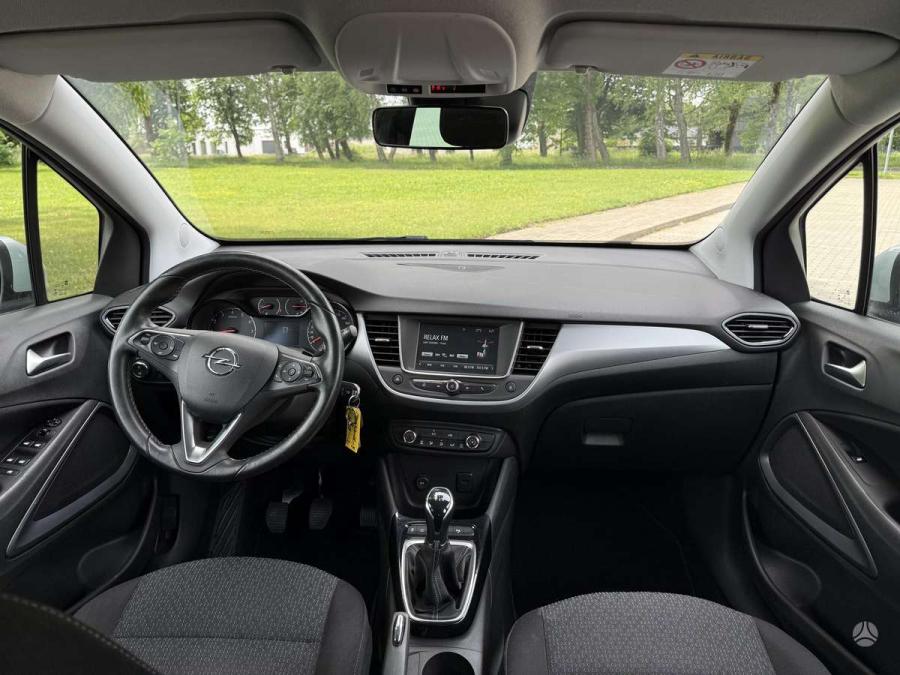 Grey Opel Crossland X 2017 in Taurage, with an engine capacity of 1.20 L and mileage of 95 thousand km for 6500 €, photo 15 on AUTOMOTO.COM.LV