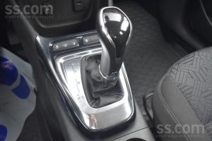 Grey Opel Crossland X 2017 in Kuldiga, with an engine capacity of 1.20 L and mileage of 0 thousand km for 9690 €, photo 11 on AUTOMOTO.COM.LV