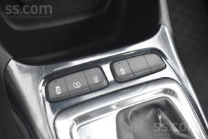 Grey Opel Crossland X 2017 in Kuldiga, with an engine capacity of 1.20 L and mileage of 0 thousand km for 9690 €, photo 12 on AUTOMOTO.COM.LV