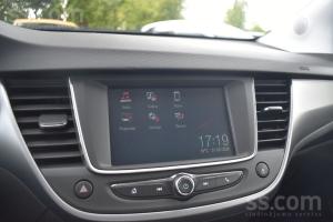 Grey Opel Crossland X 2017 in Kuldiga, with an engine capacity of 1.20 L and mileage of 0 thousand km for 9690 €, photo 14 on AUTOMOTO.COM.LV