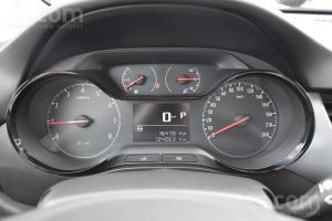 Grey Opel Crossland X 2017 in Kuldiga, with an engine capacity of 1.20 L and mileage of 0 thousand km for 9690 €, photo 15 on AUTOMOTO.COM.LV