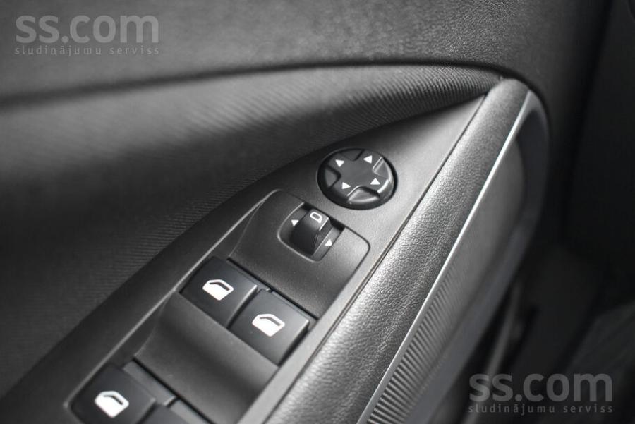 Grey Opel Crossland X 2017 in Kuldiga, with an engine capacity of 1.20 L and mileage of 0 thousand km for 9690 €, photo 20 on AUTOMOTO.COM.LV