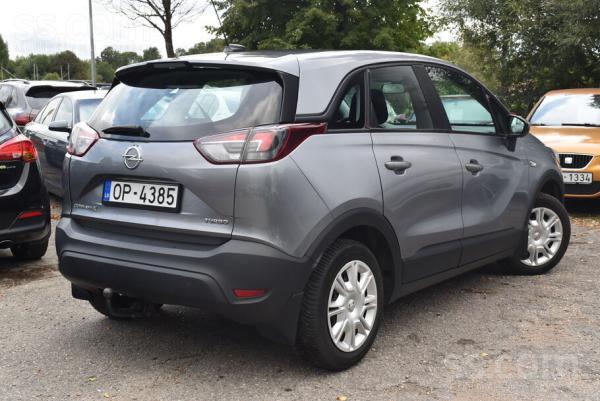 Opel Crossland X 2017 in Kuldiga on AUTOMOTO.COM.LV Grey Opel Crossland X 2017 in Kuldiga, with an engine capacity of 1.20 L and mileage of 0 thousand km for 9690 €, photo 3 on AUTOMOTO.COM.LV