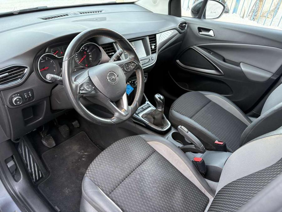 Grey Opel Crossland X 2018 in Panevezys, with an engine capacity of 1.20 L and mileage of 146 thousand km for 8300 €, photo 11 on AUTOMOTO.COM.LV