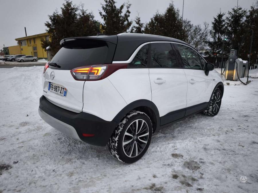 Grey Opel Crossland X 2018 in Taurage, with an engine capacity of 1.20 L and mileage of 117 thousand km for 7800 €, photo 3 on AUTOMOTO.COM.LV
