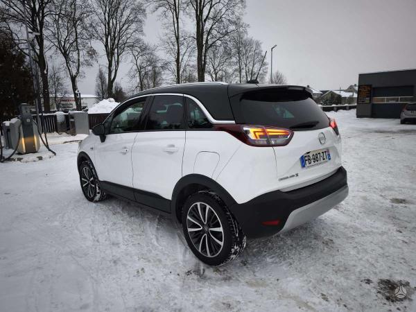 Grey Opel Crossland X 2018 in Taurage, with an engine capacity of 1.20 L and mileage of 117 thousand km for 7800 €, photo 6 on AUTOMOTO.COM.LV