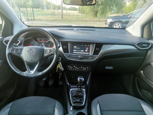 Grey Opel Crossland X 2018 in Riga, with an engine capacity of 1.60 L and mileage of 199 thousand km for 9300 €, photo 5 on AUTOMOTO.COM.LV