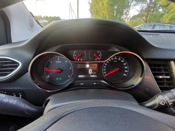Grey Opel Crossland X 2018 in Riga, with an engine capacity of 1.60 L and mileage of 199 thousand km for 9300 €, photo 9 on AUTOMOTO.COM.LV