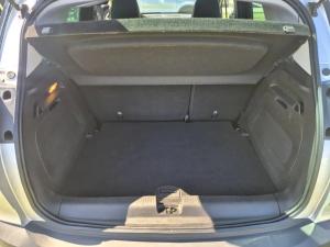 Pelēks Opel Crossland X 2018 Liepāja, ar dzinēja tilpumu 1.20 L un nobraukumu 120 tūkst. km par 9800 €, foto 24 vietnē AUTOMOTO.COM.LV