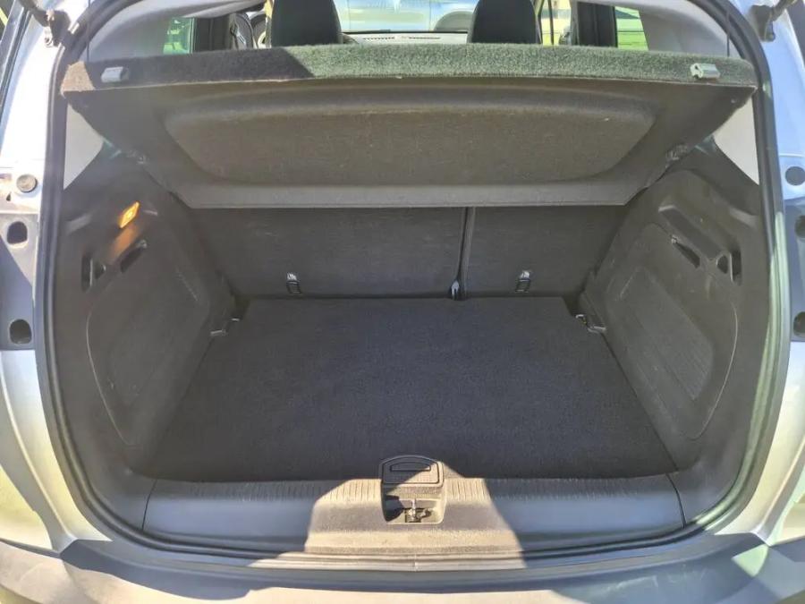 Pelēks Opel Crossland X 2018 Liepāja, ar dzinēja tilpumu 1.20 L un nobraukumu 120 tūkst. km par 9800 €, foto 24 vietnē AUTOMOTO.COM.LV