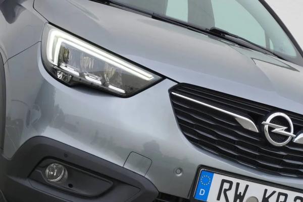 Серый Опель Crossland X 2018 в Рига, объемом двигателя 1.20 л и пробегом 162 тыс. км за 6700 €, фото 1 на AUTOMOTO.COM.LV