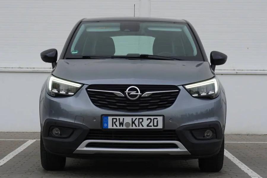 Grey Opel Crossland X 2018 in Riga, with an engine capacity of 1.20 L and mileage of 162 thousand km for 6700 €, photo 4 on AUTOMOTO.COM.LV