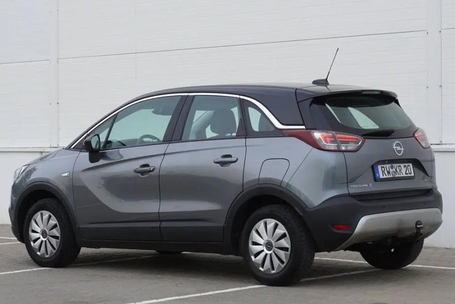 Grey Opel Crossland X 2018 in Riga, with an engine capacity of 1.20 L and mileage of 162 thousand km for 6700 €, photo 8 on AUTOMOTO.COM.LV