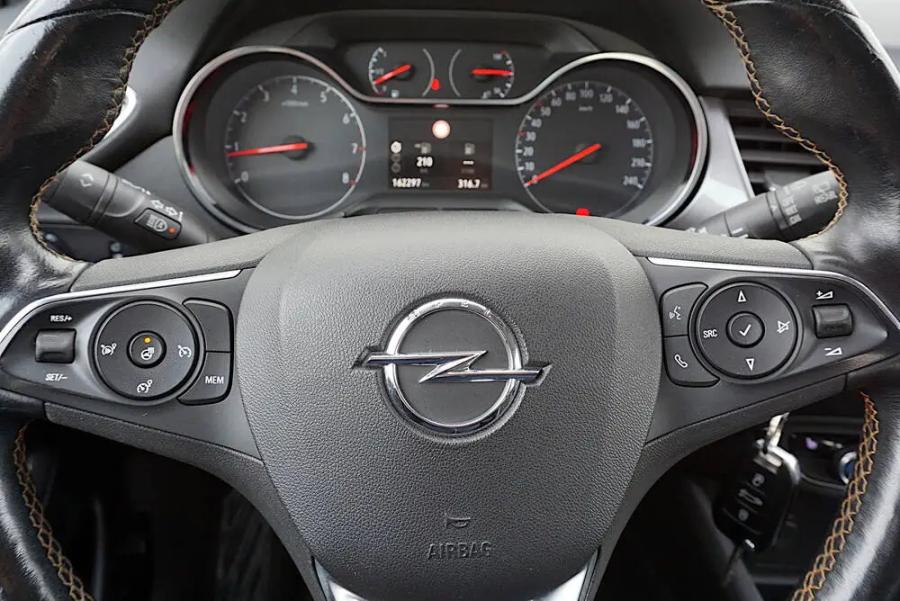 Grey Opel Crossland X 2018 in Riga, with an engine capacity of 1.20 L and mileage of 162 thousand km for 6700 €, photo 22 on AUTOMOTO.COM.LV