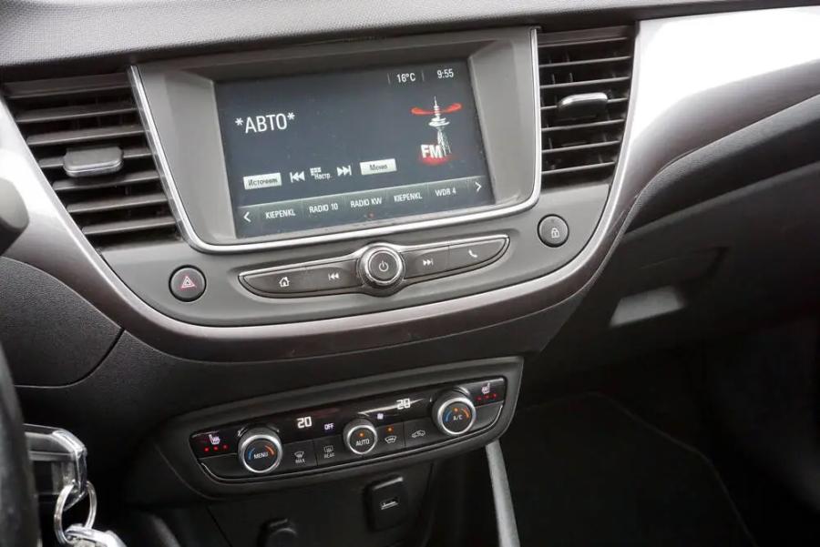 Grey Opel Crossland X 2018 in Riga, with an engine capacity of 1.20 L and mileage of 162 thousand km for 6700 €, photo 23 on AUTOMOTO.COM.LV