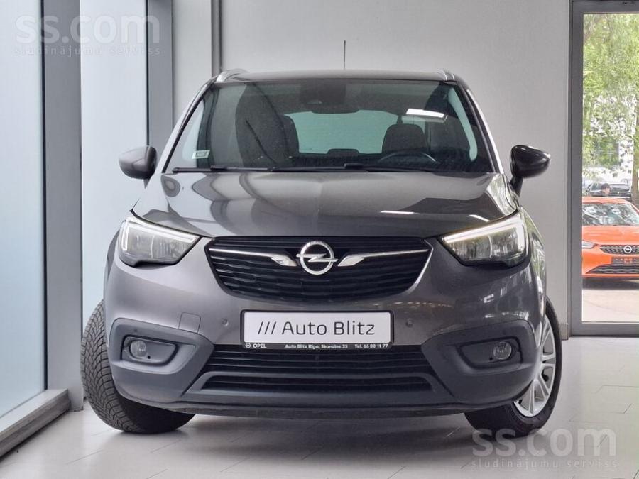 Grey Opel Crossland X 2019 in Riga, with an engine capacity of 1.20 L and mileage of 148 thousand km for 10900 €, photo 4 on AUTOMOTO.COM.LV