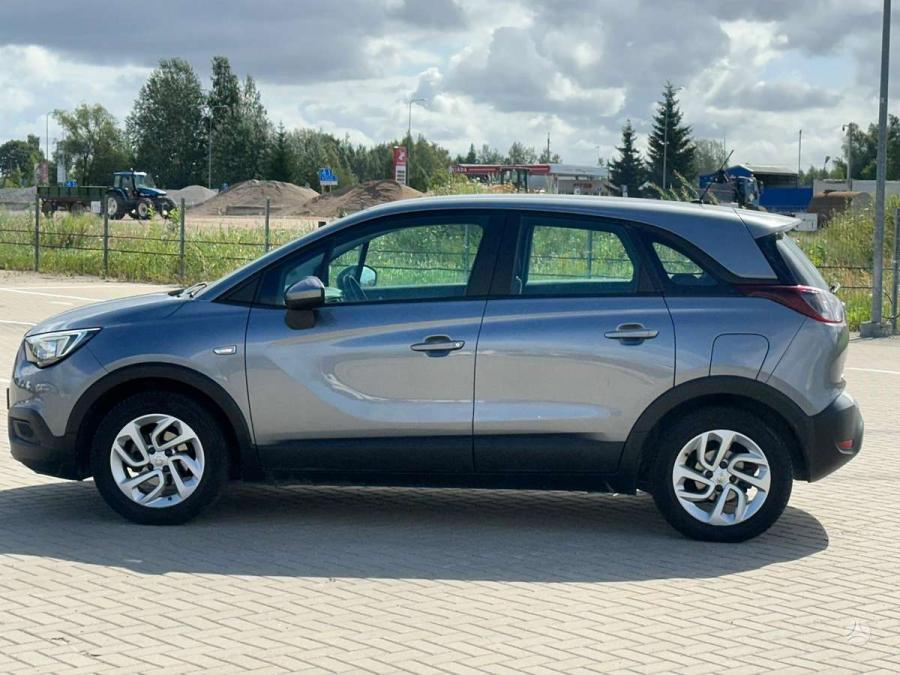 Grey Opel Crossland X 2019 in Taurage, with an engine capacity of 1.20 L and mileage of 119 thousand km for 6200 €, photo 4 on AUTOMOTO.COM.LV