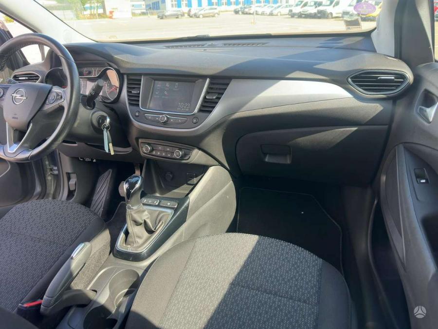 Grey Opel Crossland X 2019 in Taurage, with an engine capacity of 1.20 L and mileage of 119 thousand km for 6200 €, photo 11 on AUTOMOTO.COM.LV
