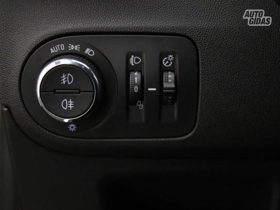 Grey Opel Crossland X 2020 in Vilnius, with an engine capacity of 1.20 L and mileage of 108 thousand km for 11499 €, photo 28 on AUTOMOTO.COM.LV