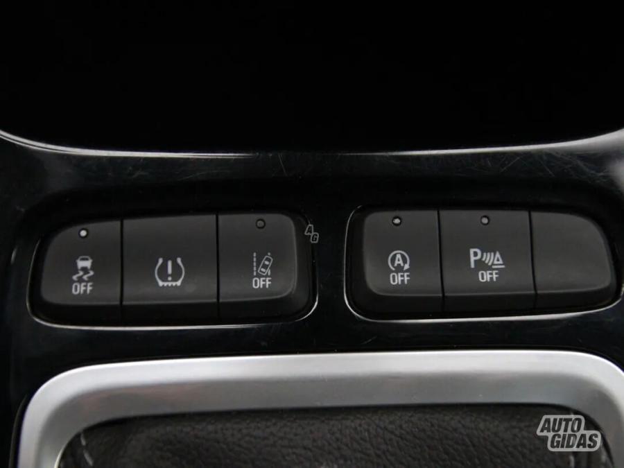 Grey Opel Crossland X 2020 in Vilnius, with an engine capacity of 1.20 L and mileage of 108 thousand km for 11499 €, photo 31 on AUTOMOTO.COM.LV