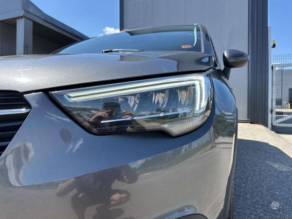 Grey Opel Crossland X 2020 in Marijampole, with an engine capacity of 1.20 L and mileage of 204 thousand km for 7450 €, photo 2 on AUTOMOTO.COM.LV