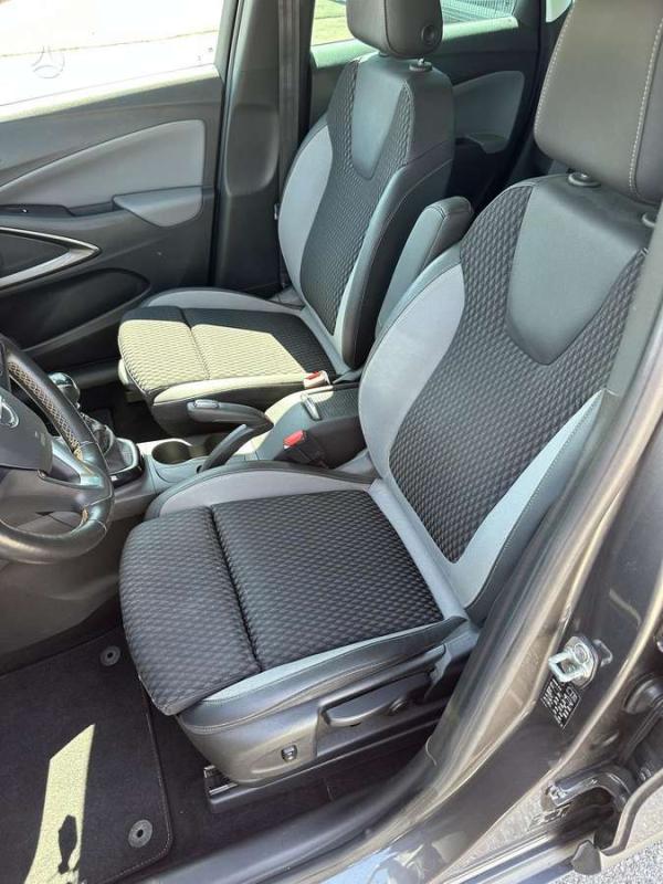 Grey Opel Crossland X 2020 in Marijampole, with an engine capacity of 1.20 L and mileage of 204 thousand km for 7450 €, photo 8 on AUTOMOTO.COM.LV