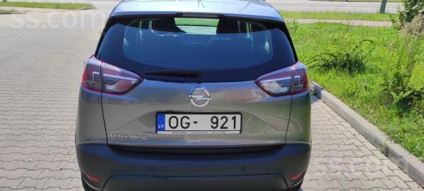 Grey Opel Crossland X 2020 in Riga, with an engine capacity of 1.20 L and mileage of 78 thousand km for 8900 €, photo 4 on AUTOMOTO.COM.LV