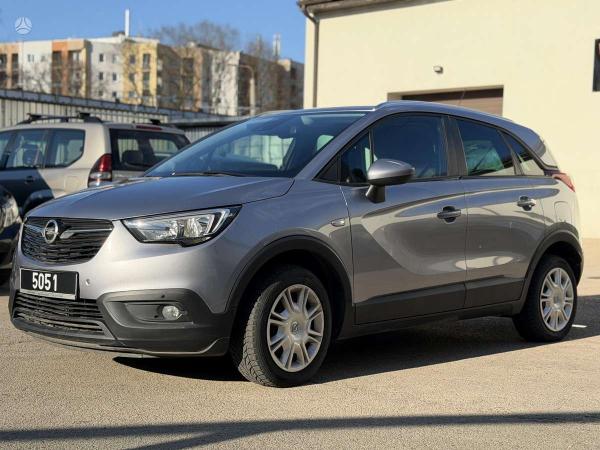 Grey Opel Crossland X 2020 in Riga, with an engine capacity of 1.20 L and mileage of 33 thousand km for 10700 €, photo 3 on AUTOMOTO.COM.LV