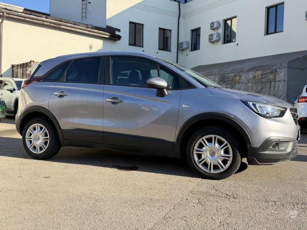 Grey Opel Crossland X 2020 in Riga, with an engine capacity of 1.20 L and mileage of 33 thousand km for 10700 €, photo 5 on AUTOMOTO.COM.LV