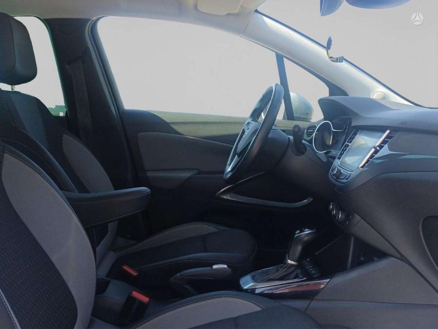 Grey Opel Crossland X 2020 in Vilnius, with an engine capacity of 1.50 L and mileage of 190 thousand km for 9890 €, photo 12 on AUTOMOTO.COM.LV