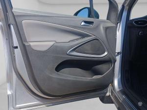 Grey Opel Crossland X 2020 in Vilnius, with an engine capacity of 1.50 L and mileage of 190 thousand km for 9890 €, photo 17 on AUTOMOTO.COM.LV