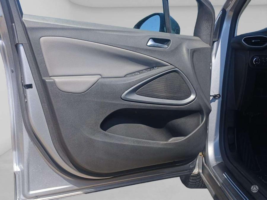 Grey Opel Crossland X 2020 in Vilnius, with an engine capacity of 1.50 L and mileage of 190 thousand km for 9890 €, photo 17 on AUTOMOTO.COM.LV