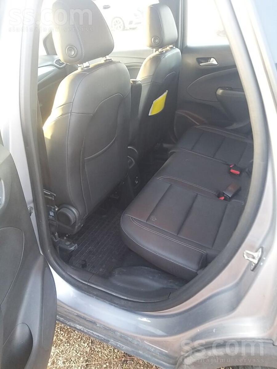 Pelēks Opel Crossland X 2021 Ventspils, ar dzinēja tilpumu 1.50 L un nobraukumu 106 tūkst. km par 12500 €, foto 5 vietnē AUTOMOTO.COM.LV
