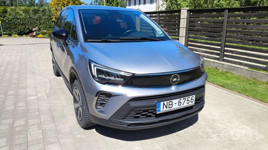 Серый Опель Crossland X 2022 в Рига, объемом двигателя 1.20 л и пробегом 37 тыс. км за 14000 €, фото 1 на AUTOMOTO.COM.LV