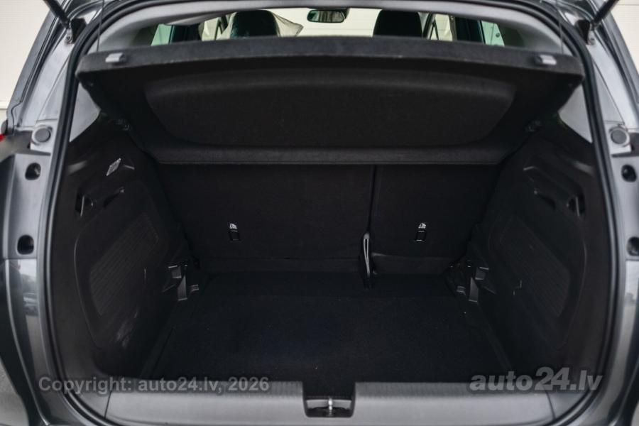 Pelēks Opel Crossland X 2017 Tallina, ar dzinēja tilpumu 1.20 L un nobraukumu 89 tūkst. km par 10799 €, foto 13 vietnē AUTOMOTO.COM.LV
