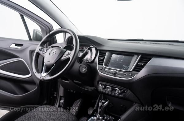 Grey Opel Crossland X 2019 in Tallinn, with an engine capacity of 1.20 L and mileage of 100 thousand km for 10999 €, photo 11 on AUTOMOTO.COM.LV