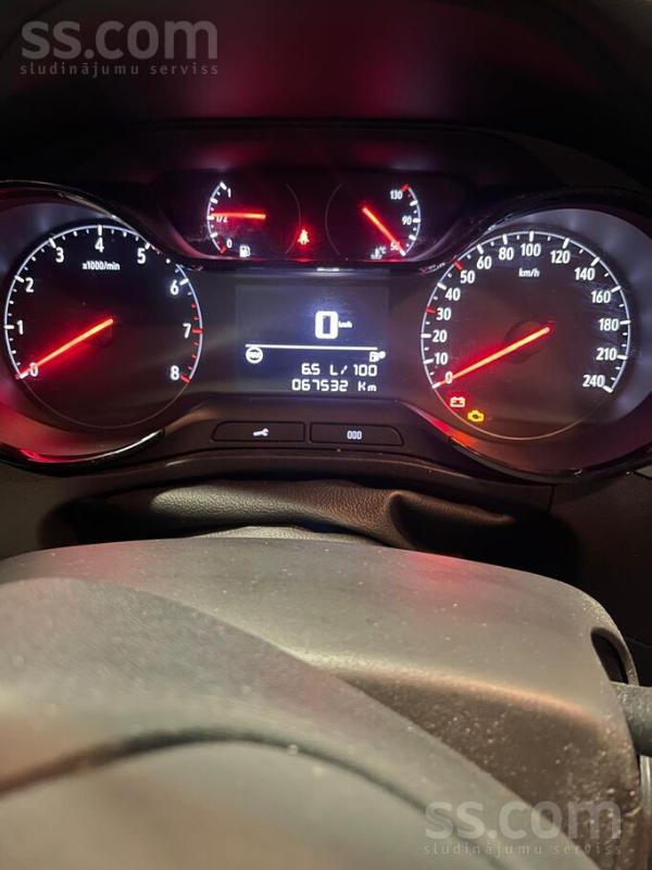 Grey Opel Crossland X 2019 in Riga, with an engine capacity of 1.20 L and mileage of 68 thousand km for 10500 €, photo 9 on AUTOMOTO.COM.LV
